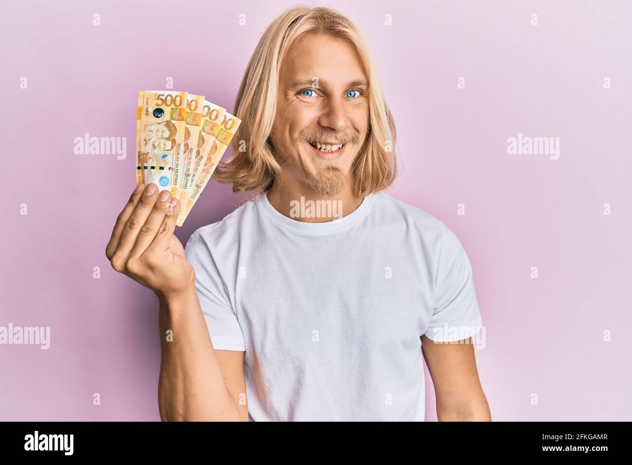 Philippine money 500 hi-res stock photography and images - Alamy