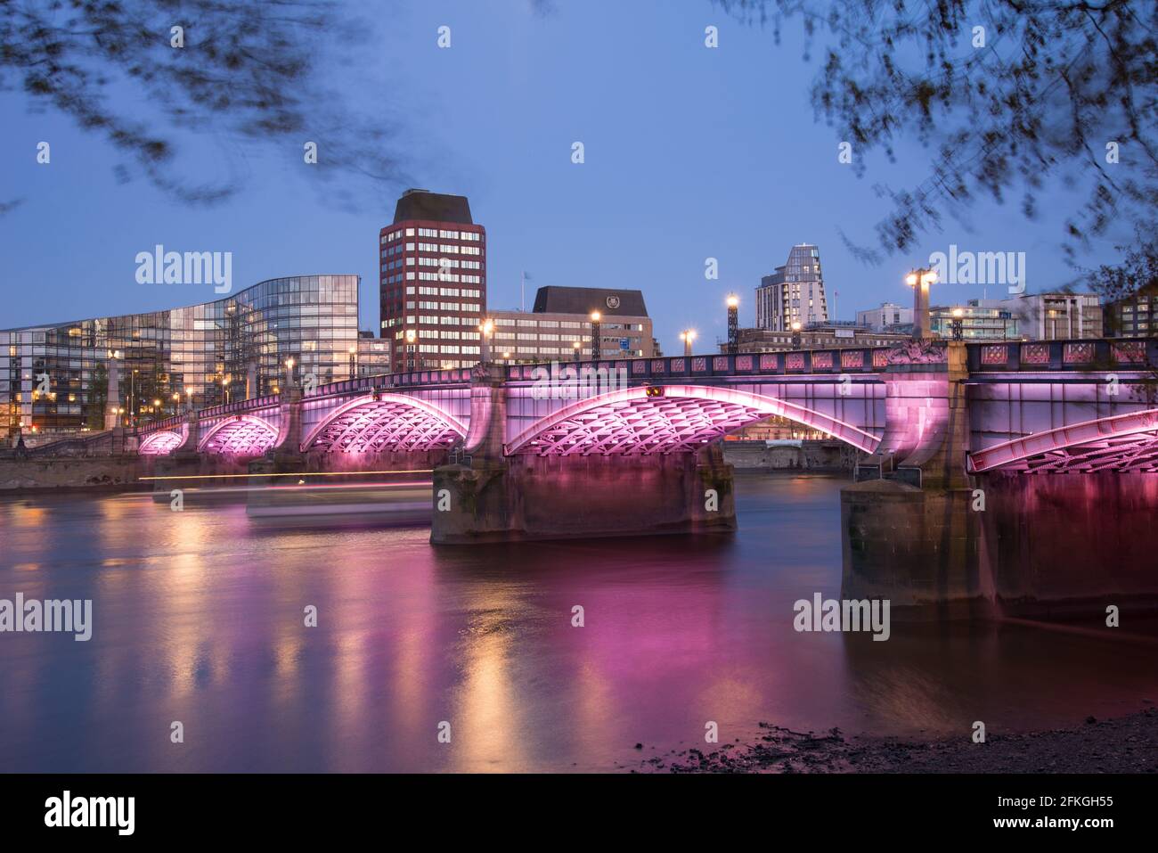 Illuminated River Lambeth Bridge Pink LED Lights by Leo Villareal Stock ...