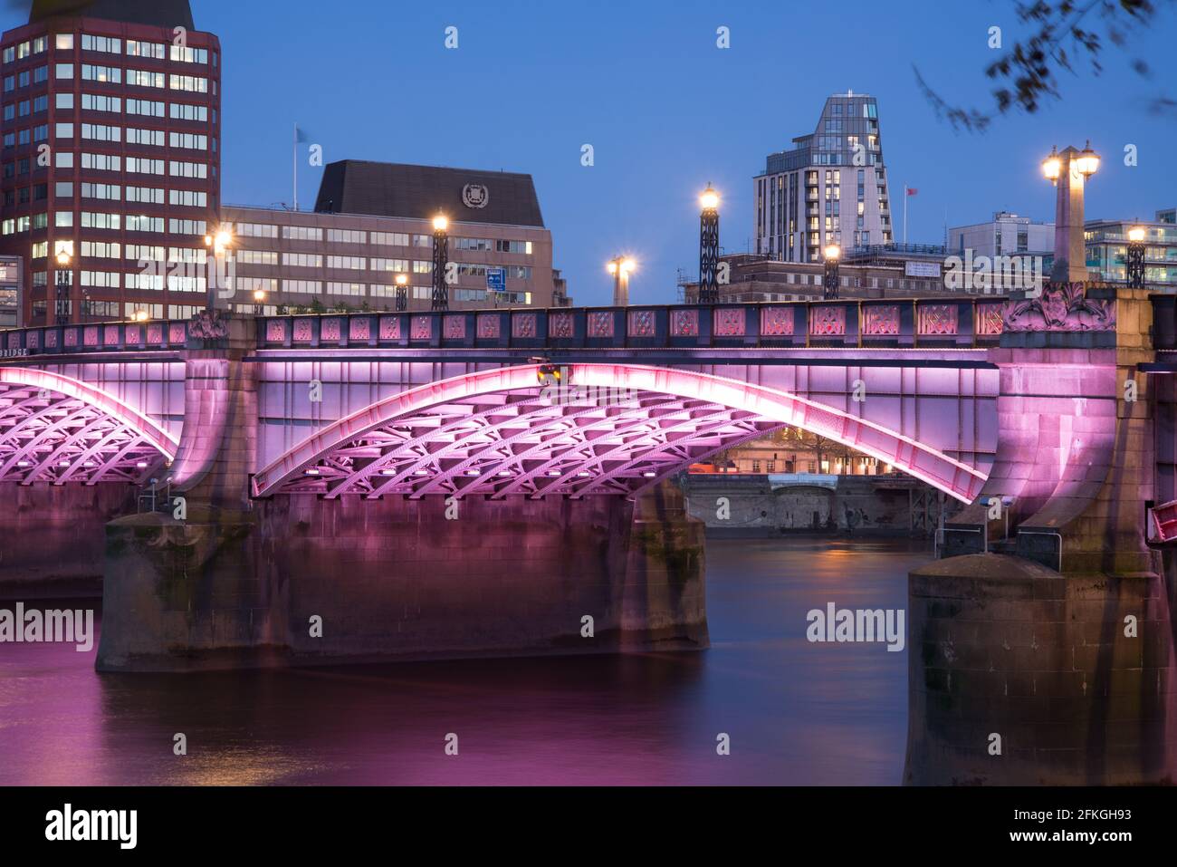 Illuminated River Lambeth Bridge Pink LED Lights by Leo Villareal Stock ...