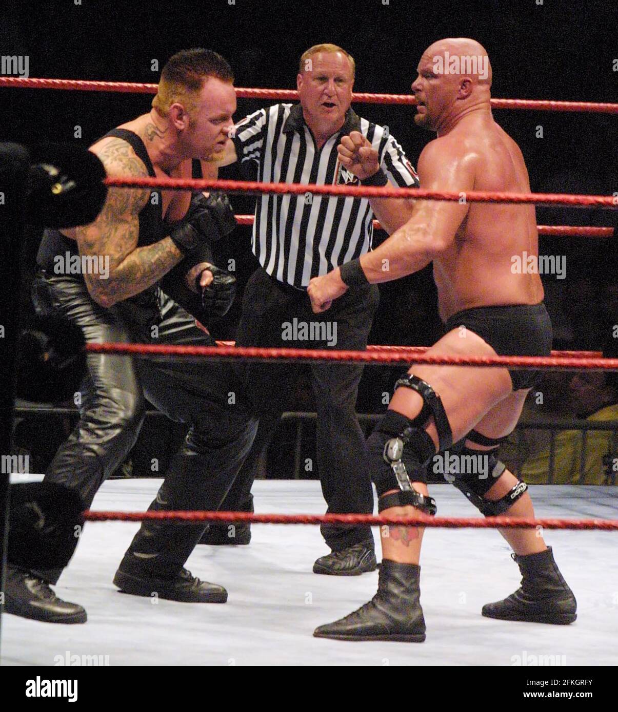 Undertaker Stone Cold Steve Austin 2002 Credit: John Barrett/PHOTOlink ...
