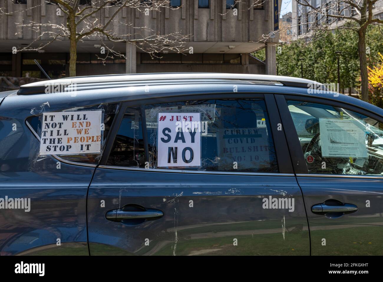 Car signs hi-res stock photography and images - Alamy