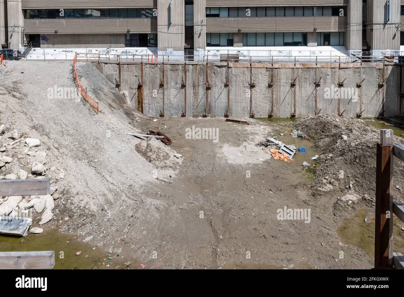 Skyscraper foundation hi-res stock photography and images - Alamy