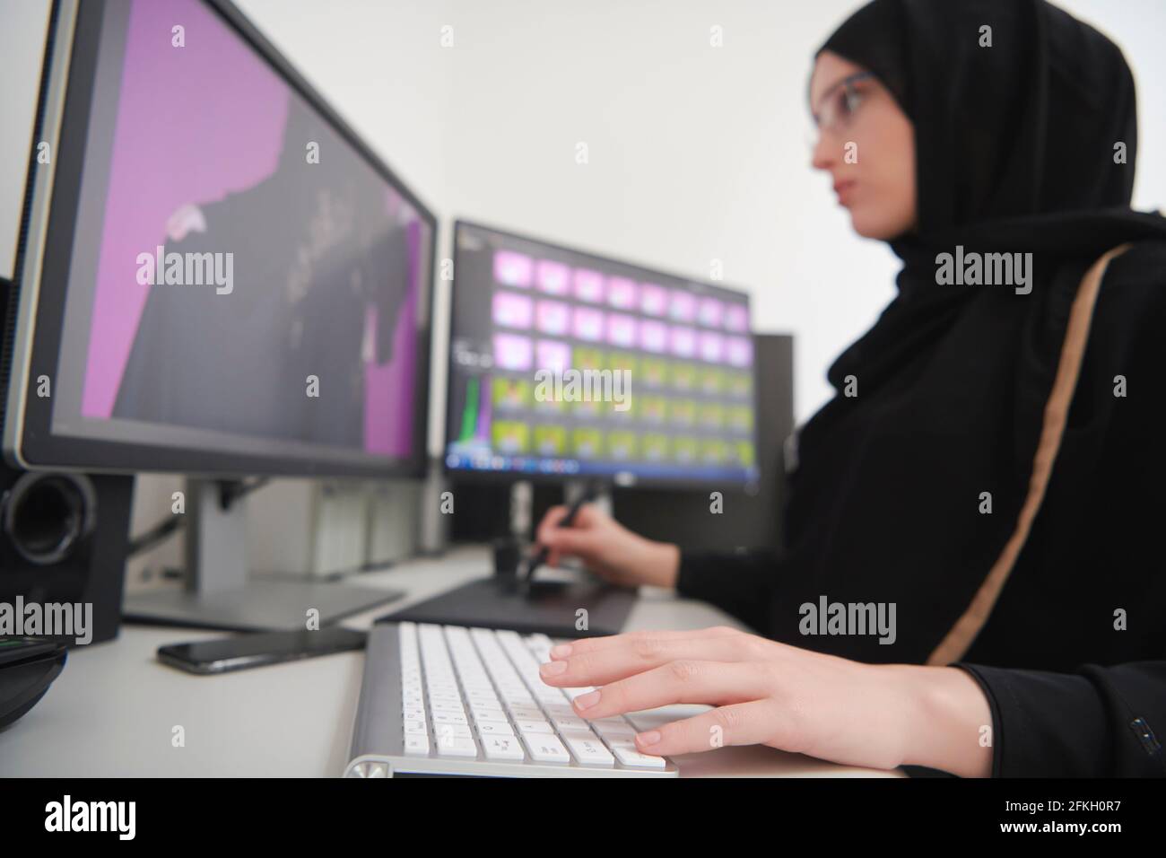 Young muslim girl working on the computer from home Stock Photo - Alamy