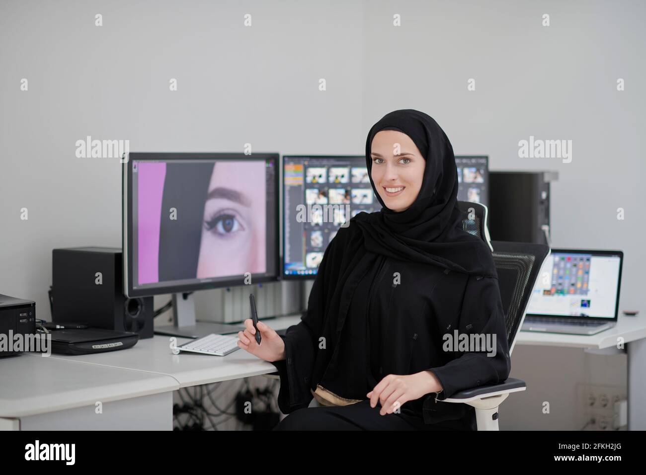 Portrait of young muslim female graphic designer Stock Photo - Alamy
