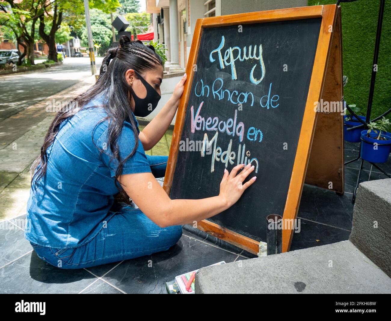 Latin female teacher hi-res stock photography and images - Alamy