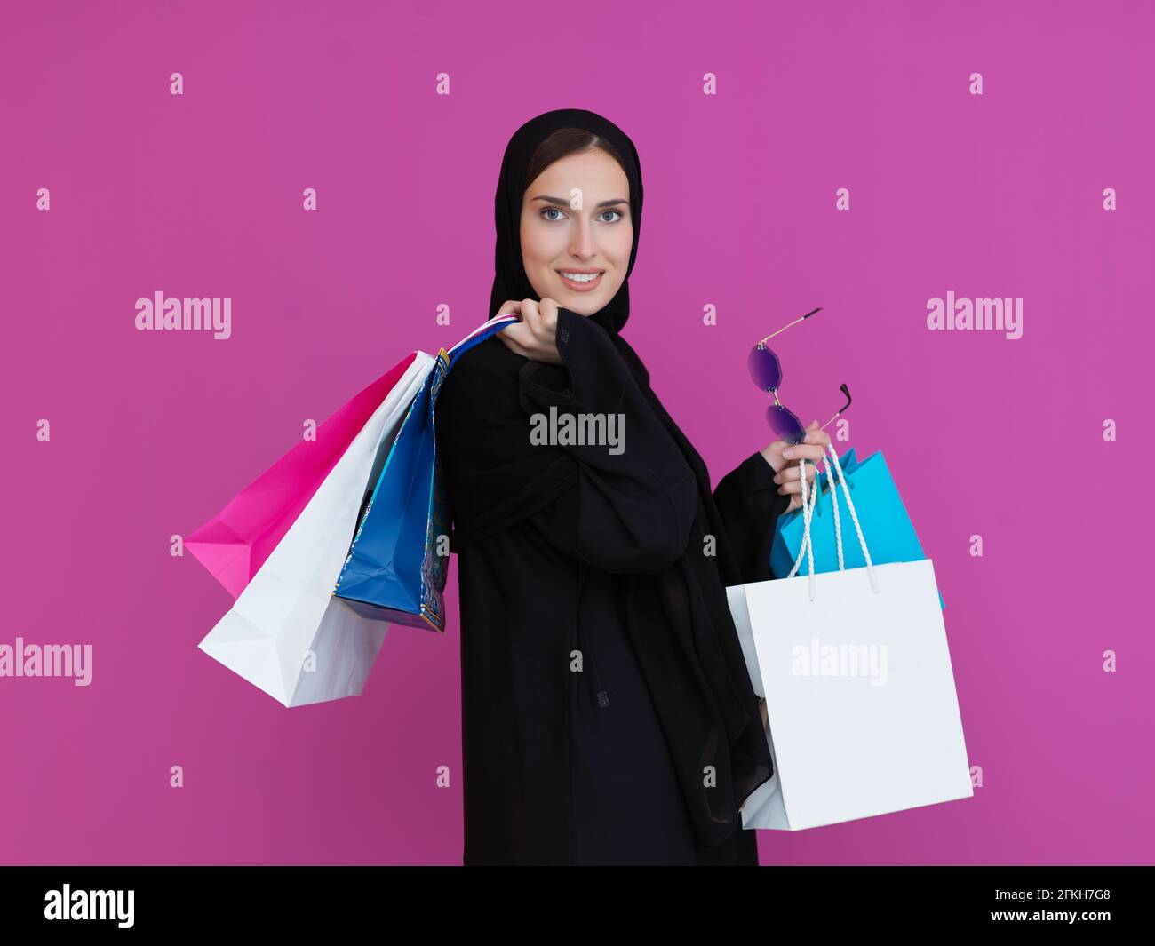 Rich arabic woman sunglasses hi-res stock photography and images - Alamy