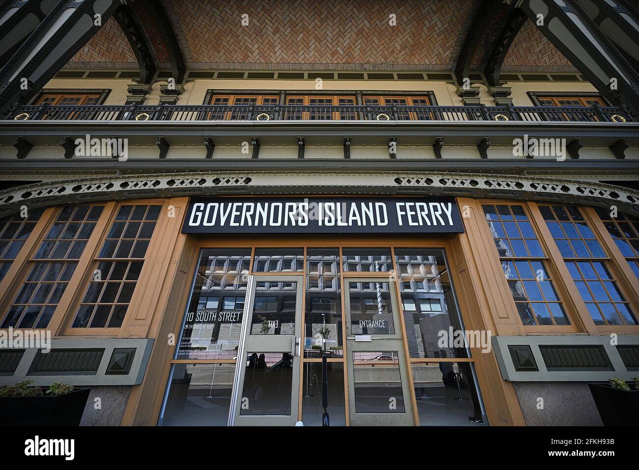 Governors island ferry hi-res stock photography and images - Alamy