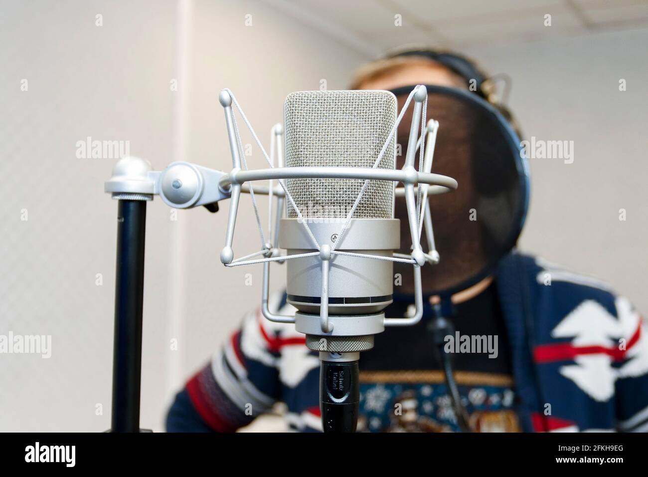 Sound recording studio hi-res stock photography and images - Alamy