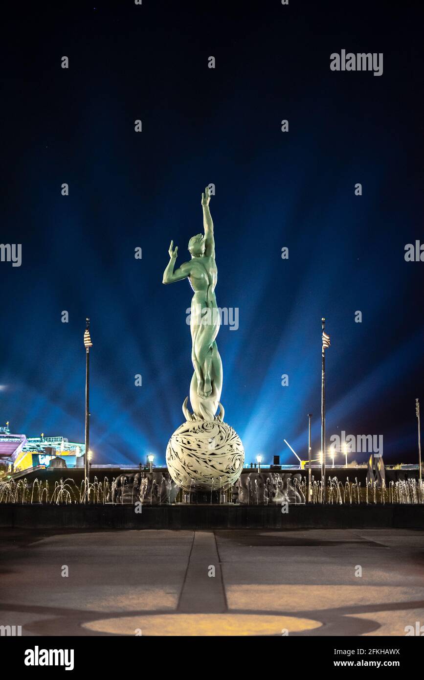 Statue of eternal life in cleveland ohio Stock Photo - Alamy