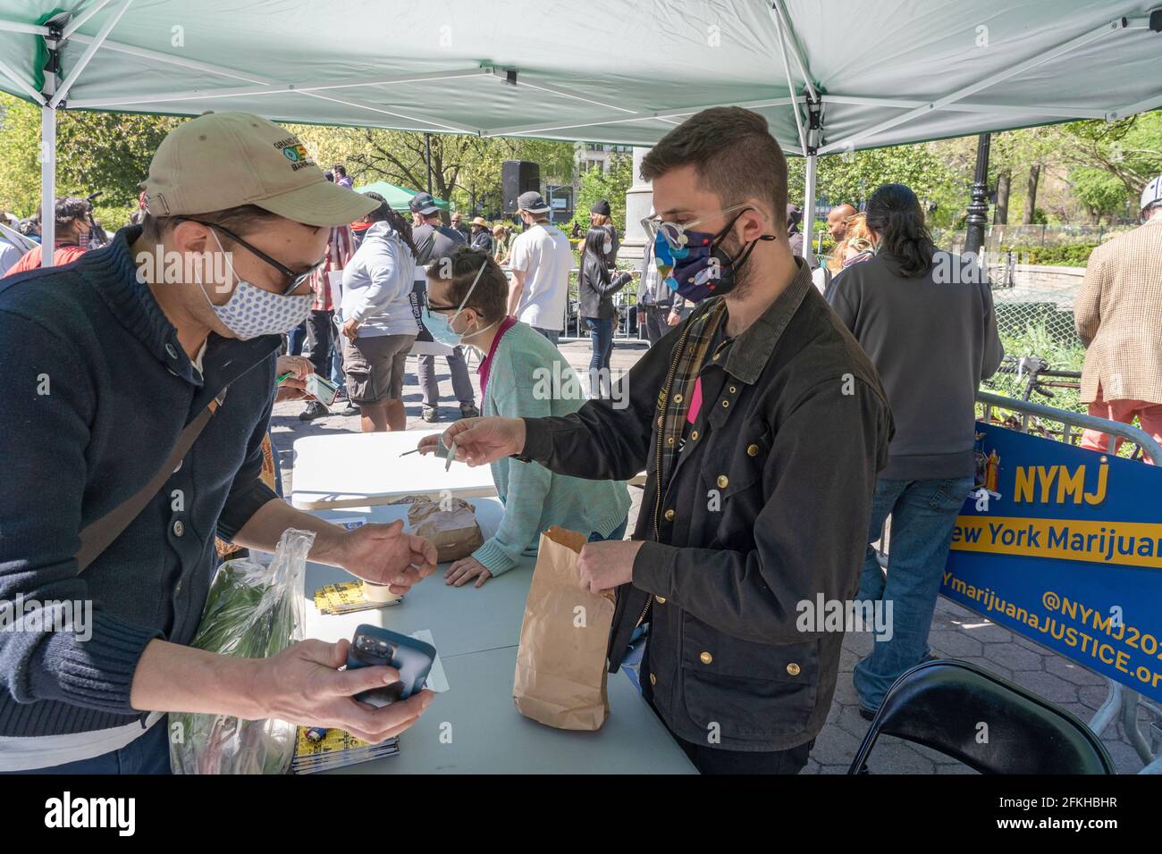 Park drive cigarettes hi-res stock photography and images - Alamy