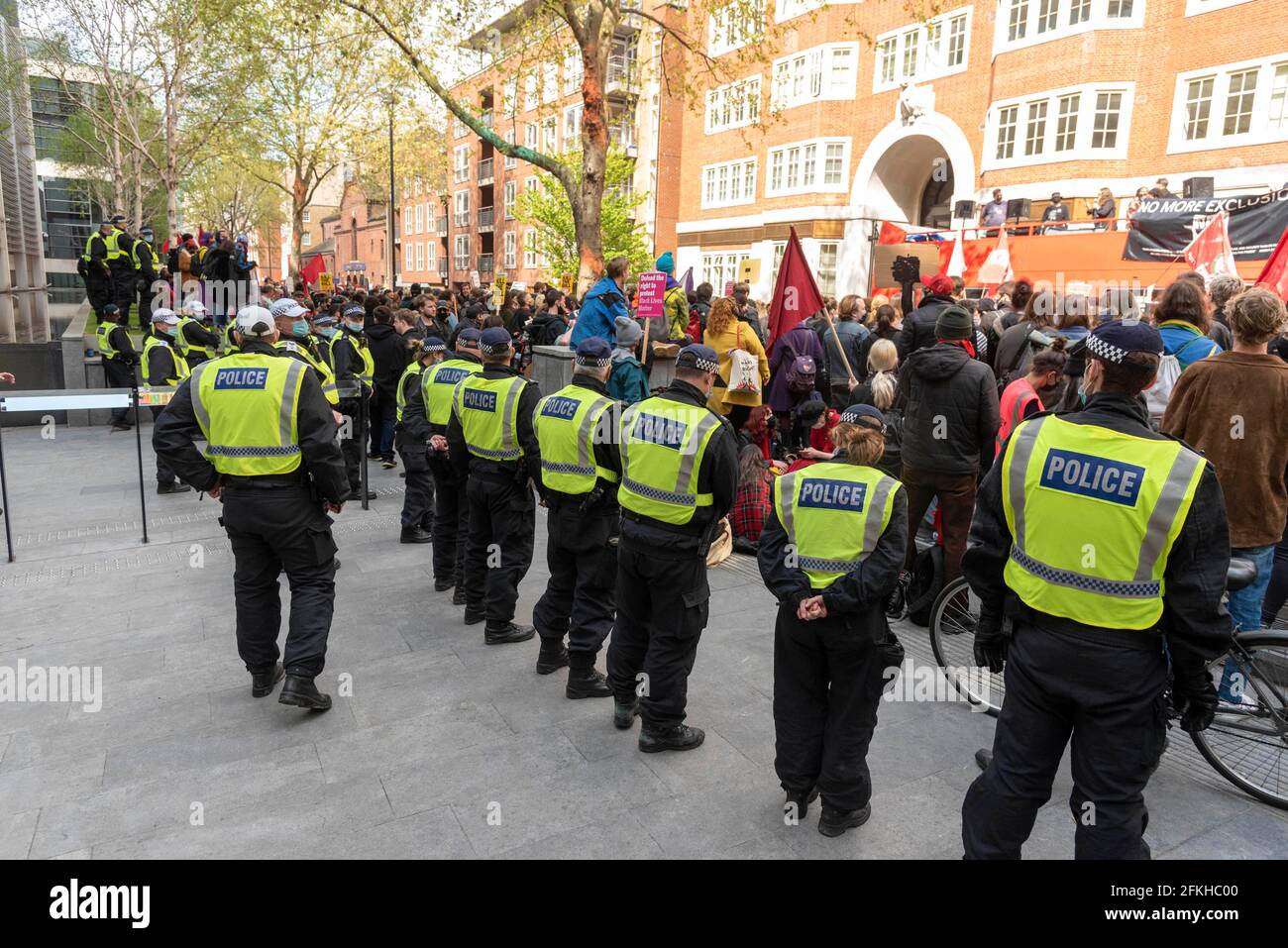 London, UK. 01st May, 2021. Police protect the Home Office against ...
