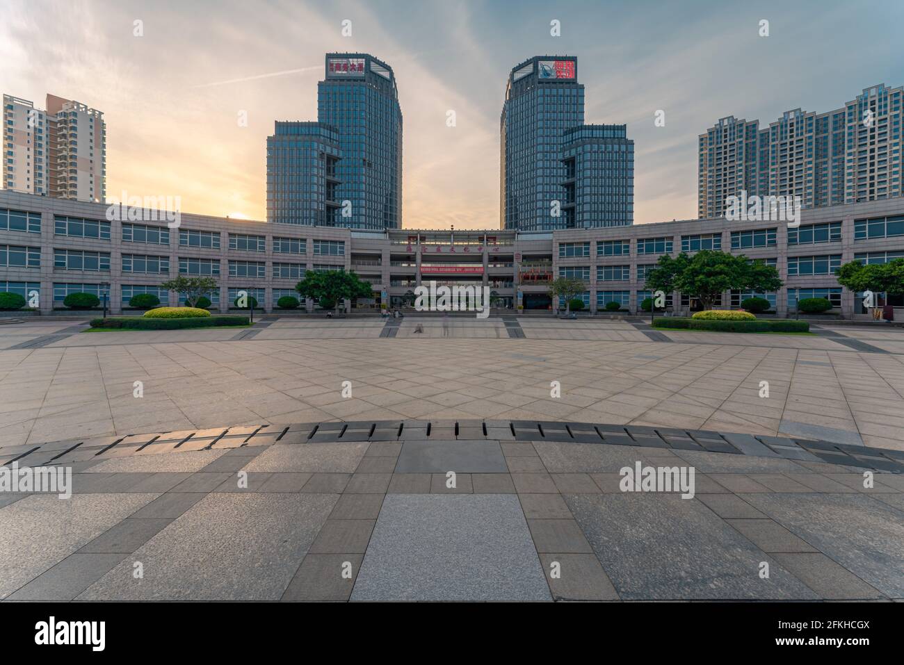 Sunset landscape of the city skyline in Xiamen, China Stock Photo - Alamy