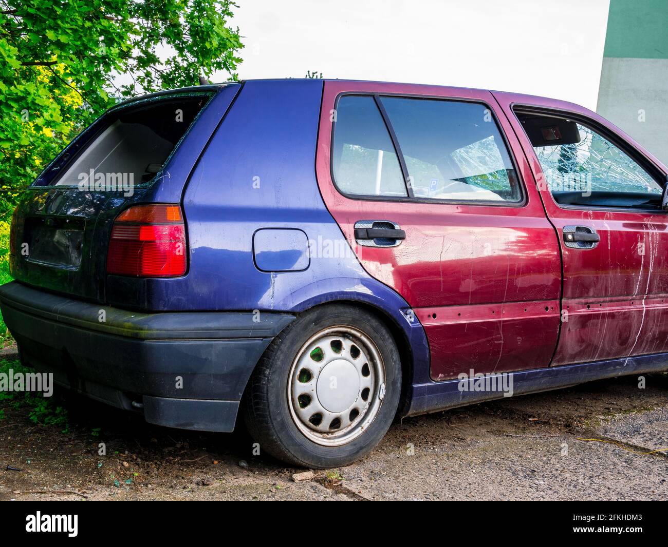 Car crash abandoned passenger hi-res stock photography and images - Alamy