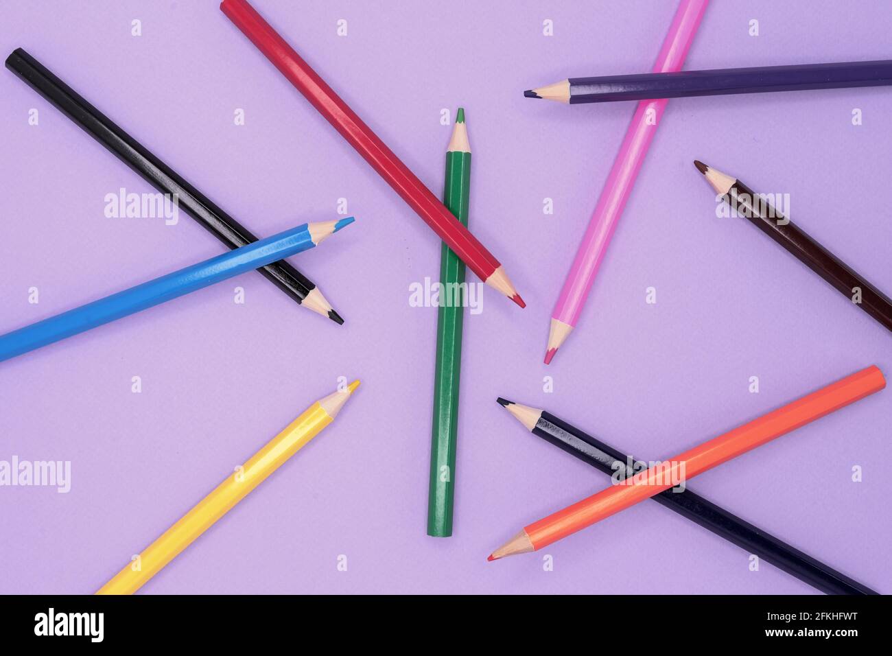 Scattered pencils hi-res stock photography and images - Alamy