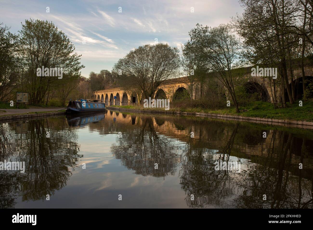 Chirk aqueduct and viaduct on the Llangollen canal, on the border of ...