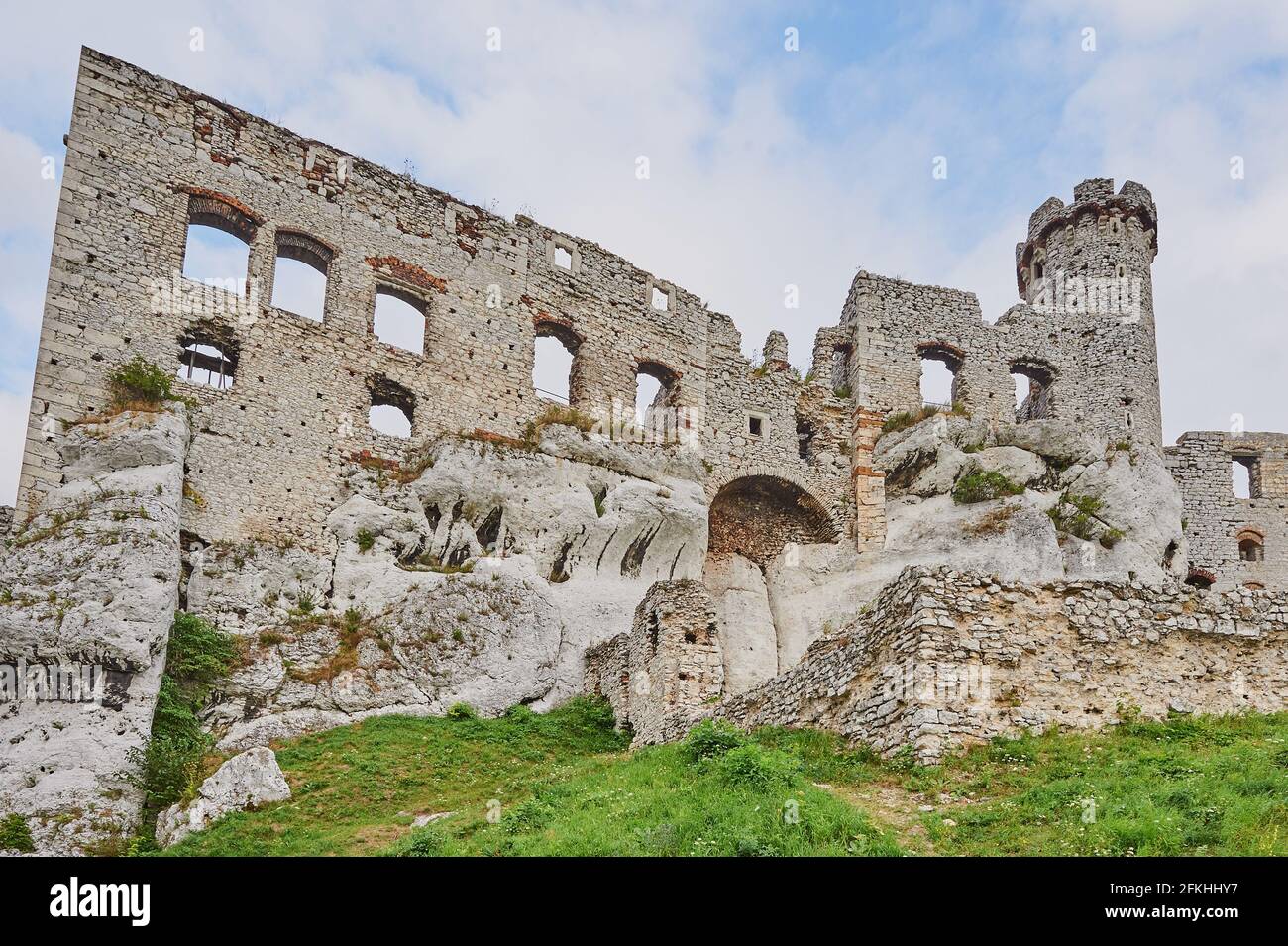 Ruins of a castle built on limestone rocks Stock Photo - Alamy