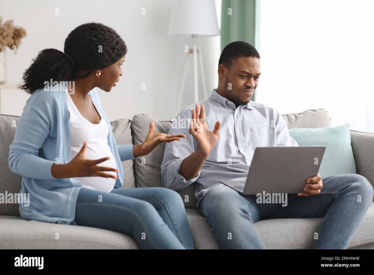 Angry with husband birth hi-res stock photography and images - Alamy