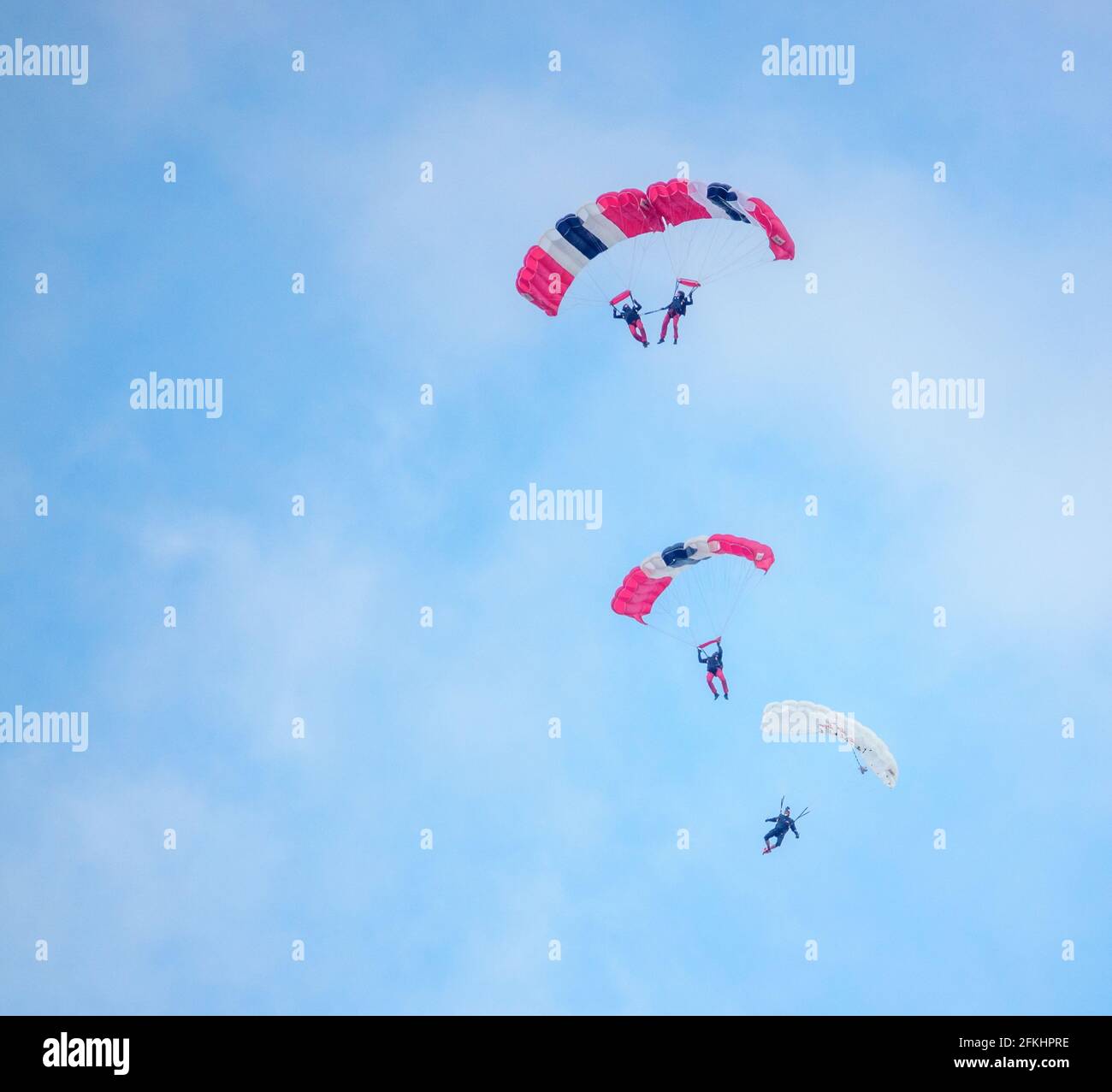 Parachute Regiment Freefall Team members of 'The Red Devils' practise ...