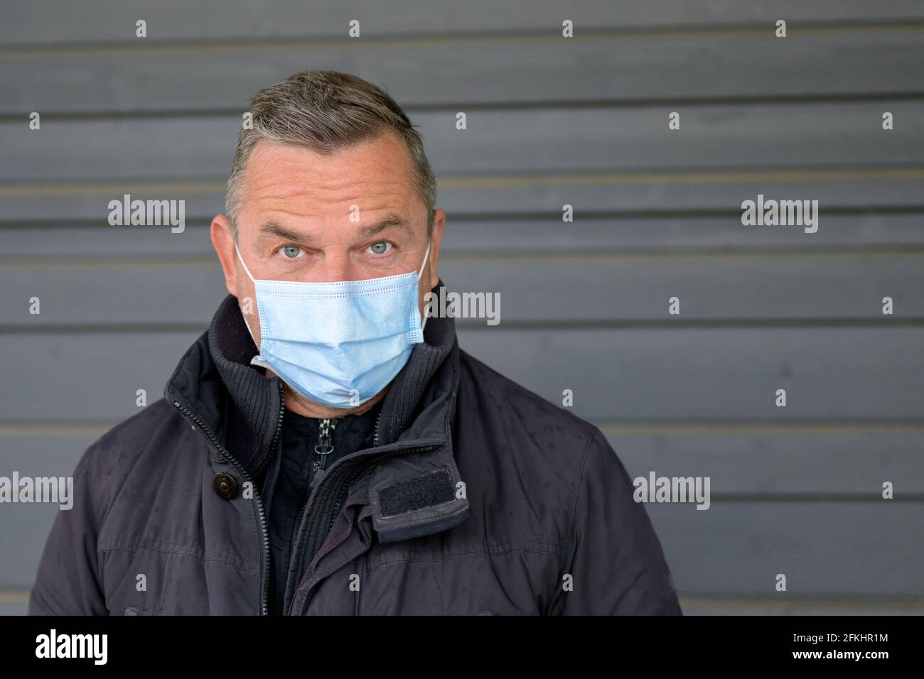 Raising eyebrows hi-res stock photography and images - Alamy