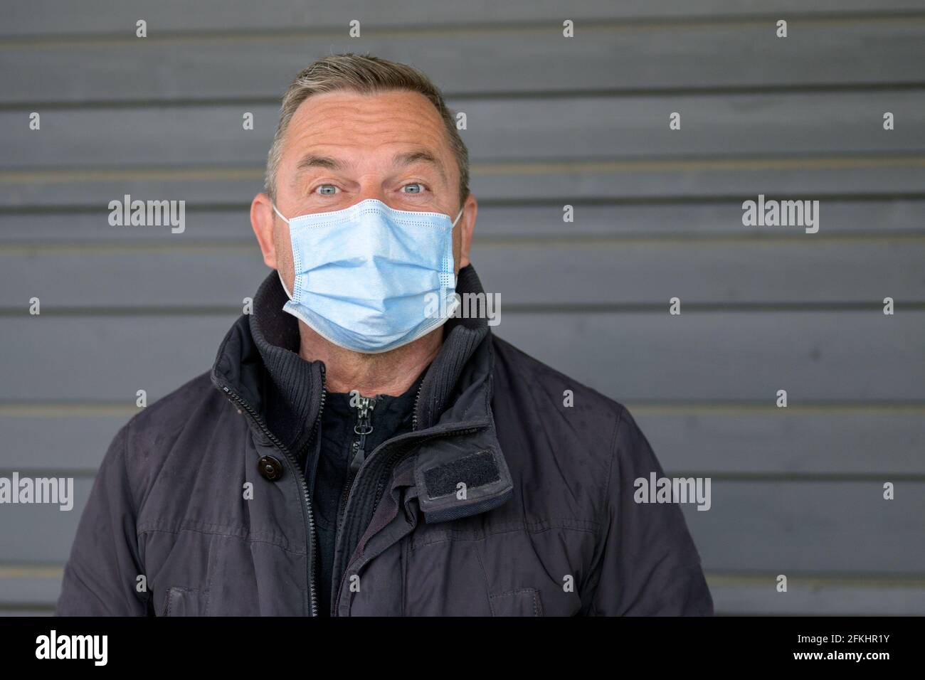 Raising eyebrows hi-res stock photography and images - Alamy