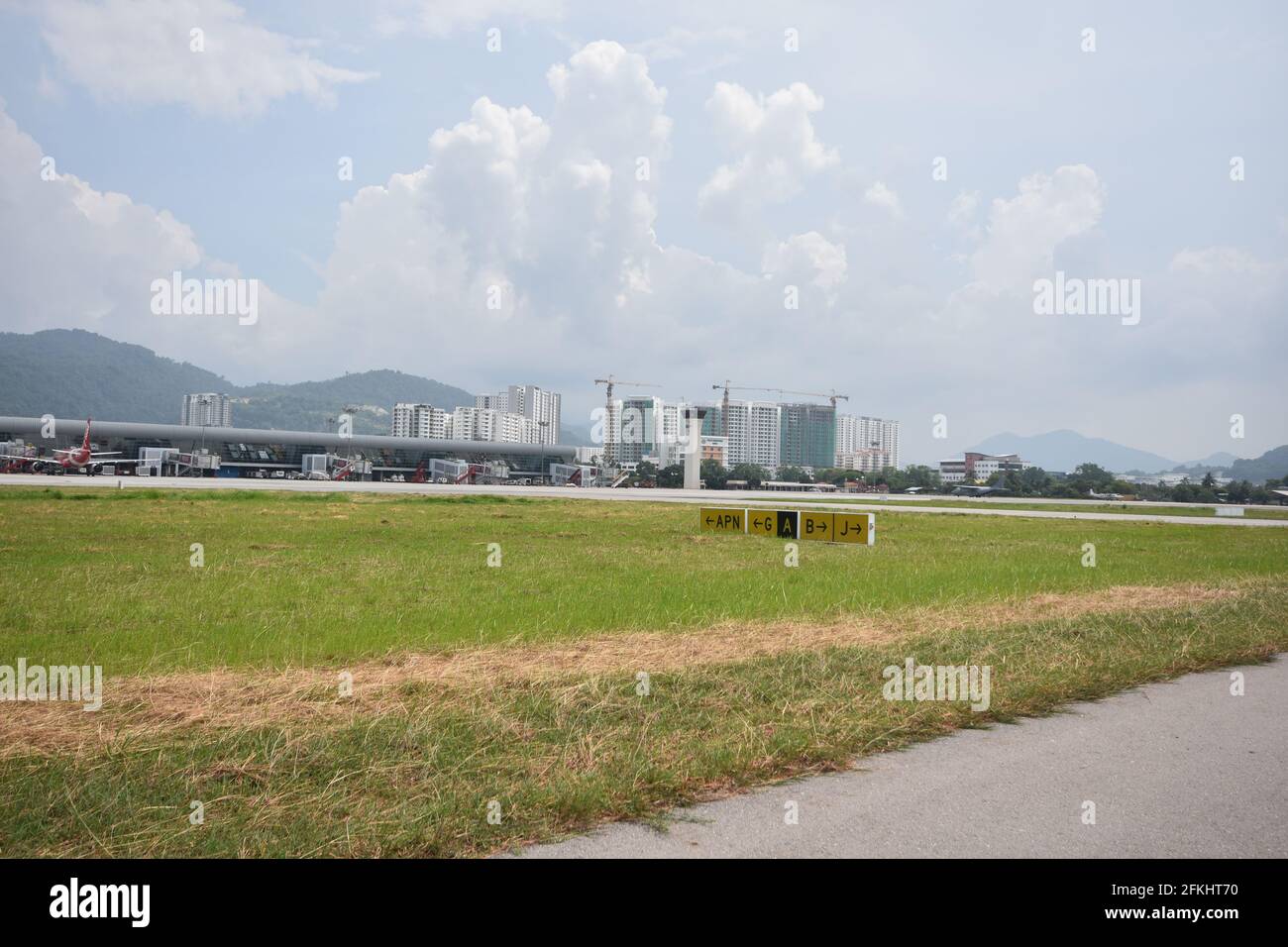 Runway aiming point marking hi-res stock photography and images - Alamy