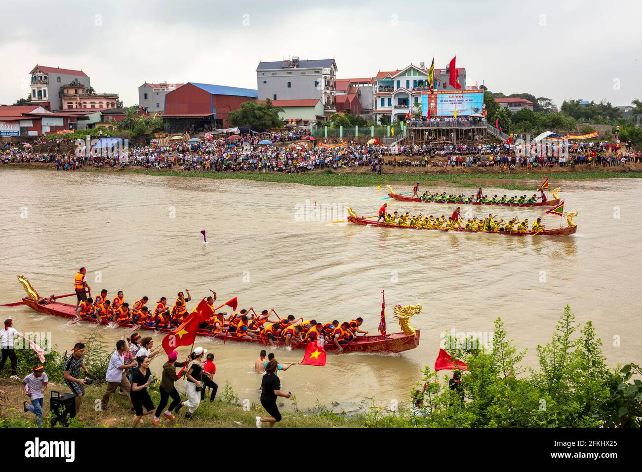 Vietnam traditional festival hi-res stock photography and images - Alamy