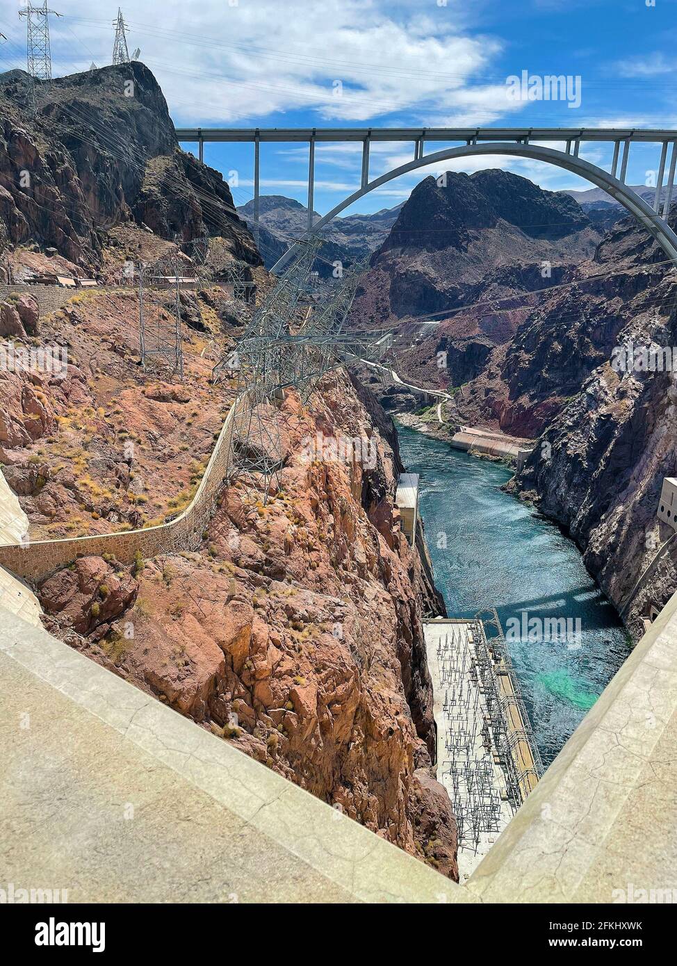 USA, electricity pylons and bridge at the power station at the Hoover ...