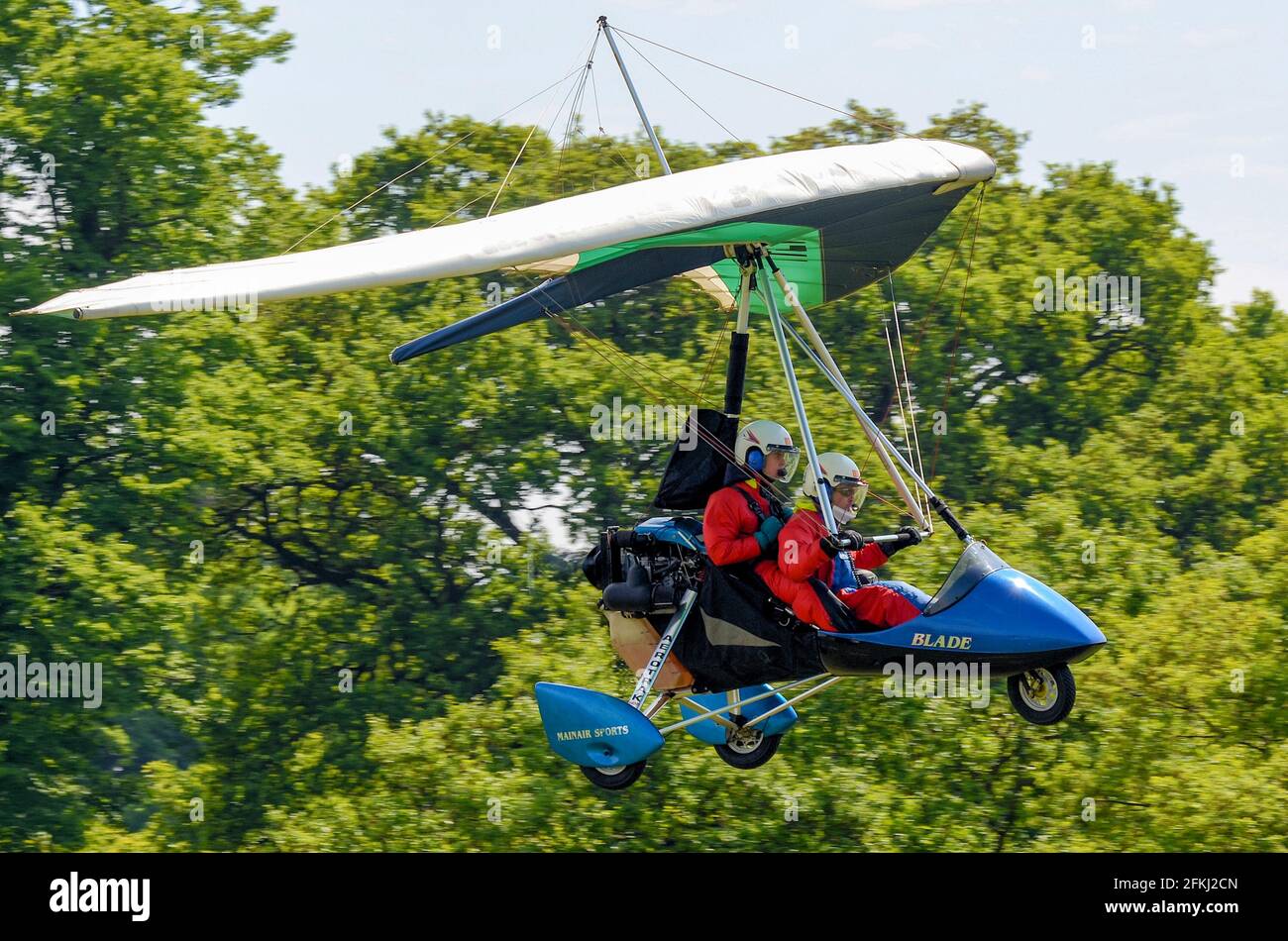 Ultralight landing on the temporary grass strip at Henham Park, Suffolk ...