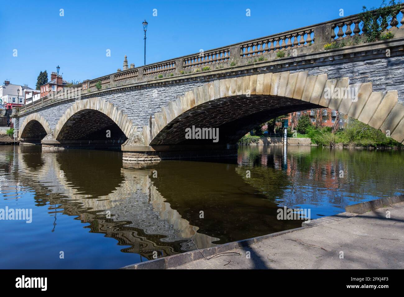 Waterman Bridge, Evesham viewed below from the riverside path Stock ...