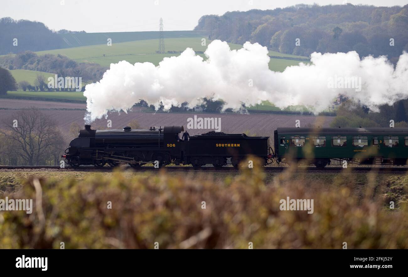 The S15 class steam locomotive 506 makes it's way along the Mid Hants ...