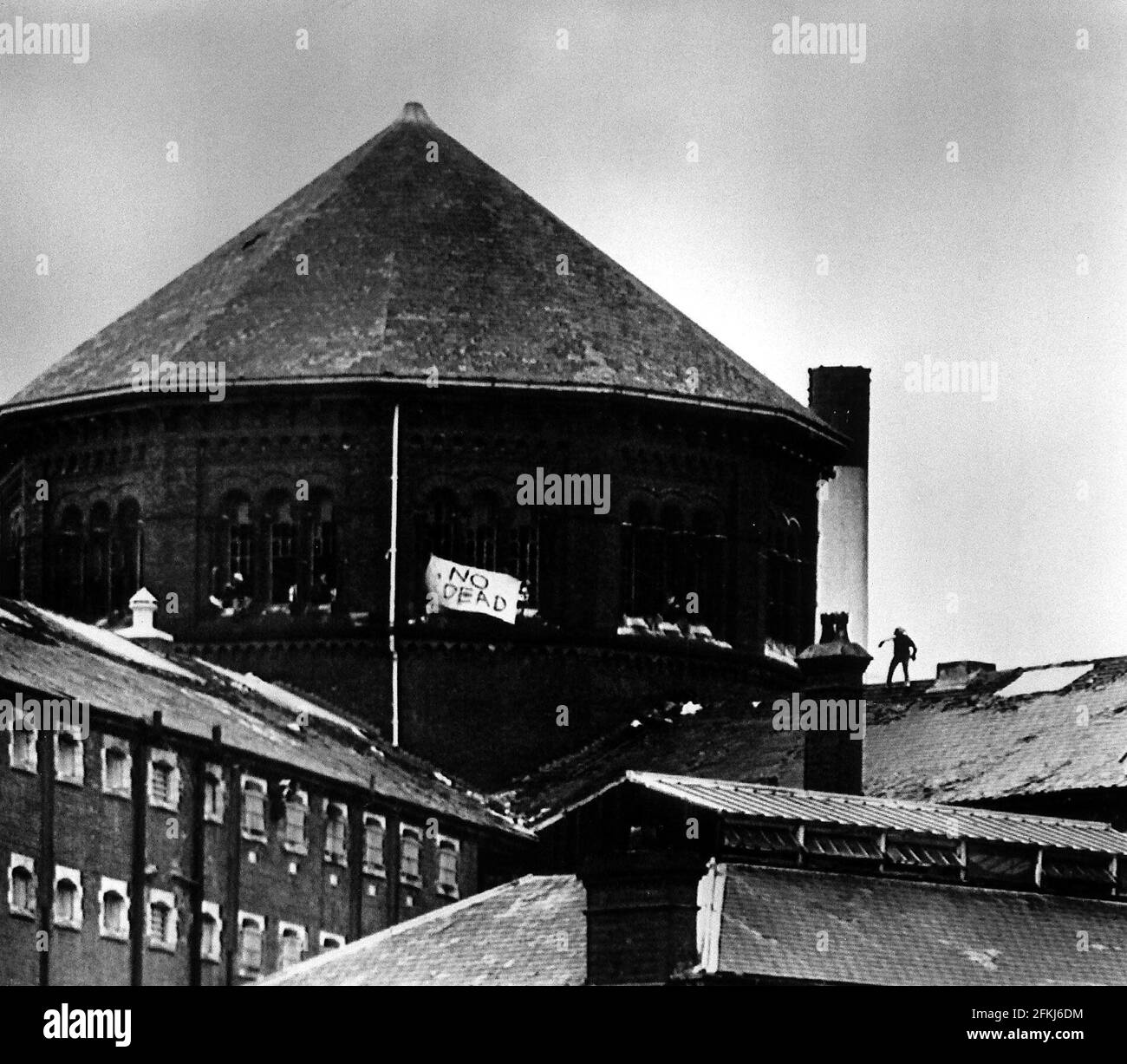Strangeways Prison Riots 1990 Inmates hang a No Dead banner from ...