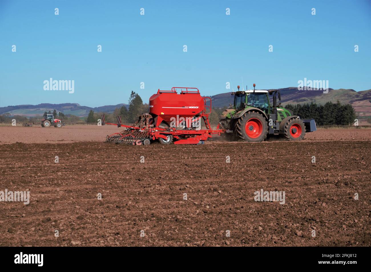 Fend tractor hi-res stock photography and images - Alamy