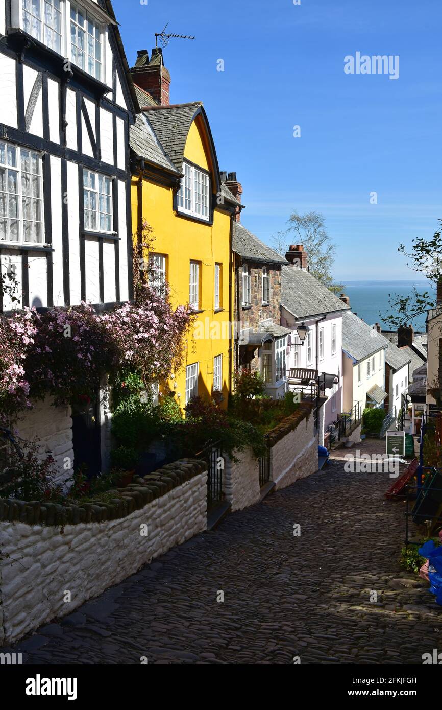 Houses on steep street in hi-res stock photography and images - Alamy