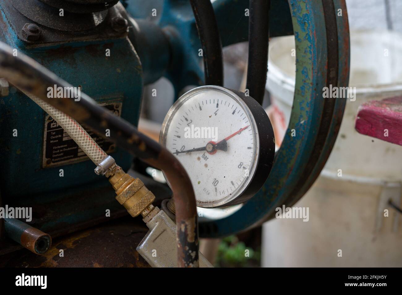 Old air compressor hi-res stock photography and images - Alamy