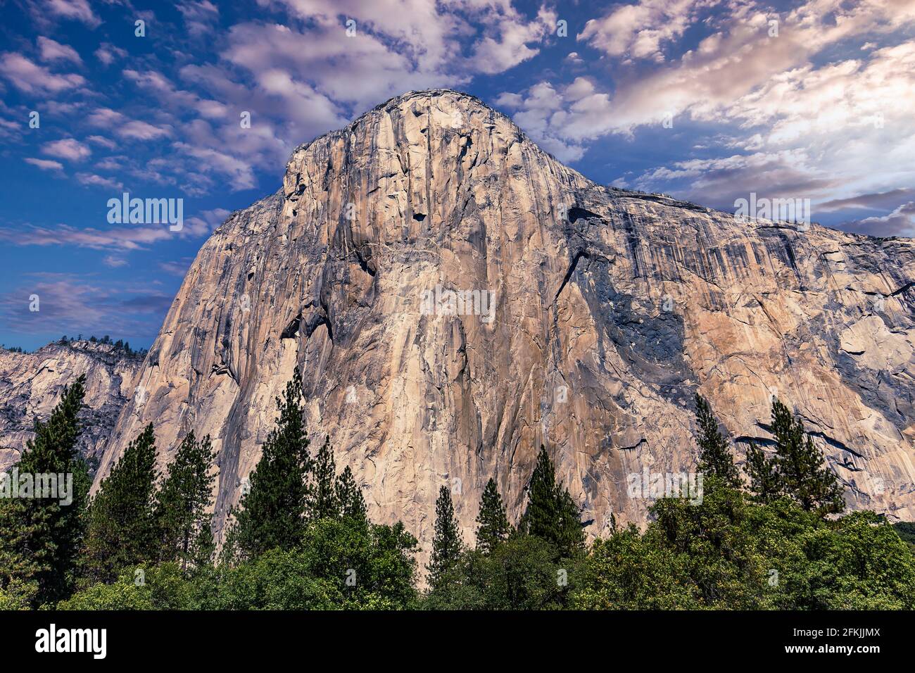 World famous rock climbing wall of El Capitan, Yosemite national park ...