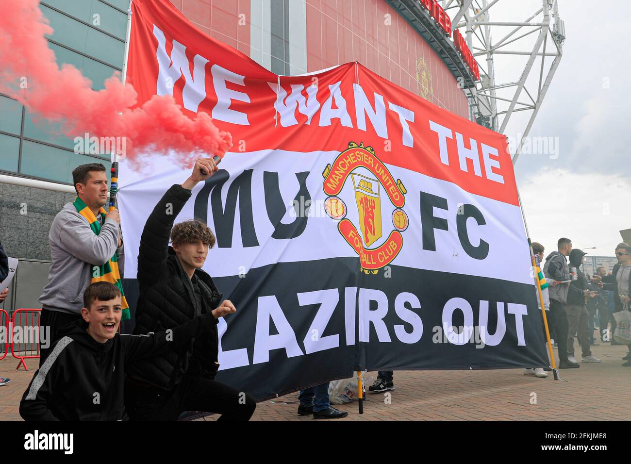 Manchester United fans protest outside Old Trafford Stock Photo - Alamy