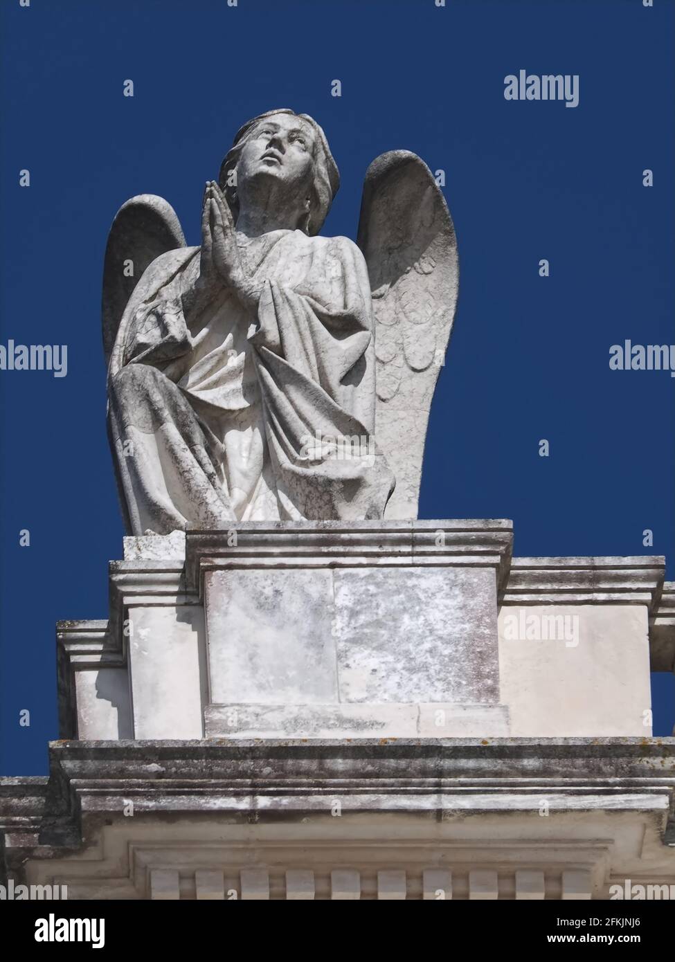 Sculpture angel on facade cathedral hi-res stock photography and images ...