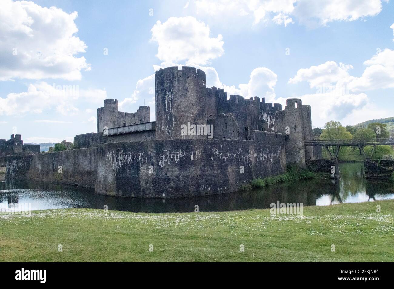 Second largest castle in britain hi-res stock photography and images ...