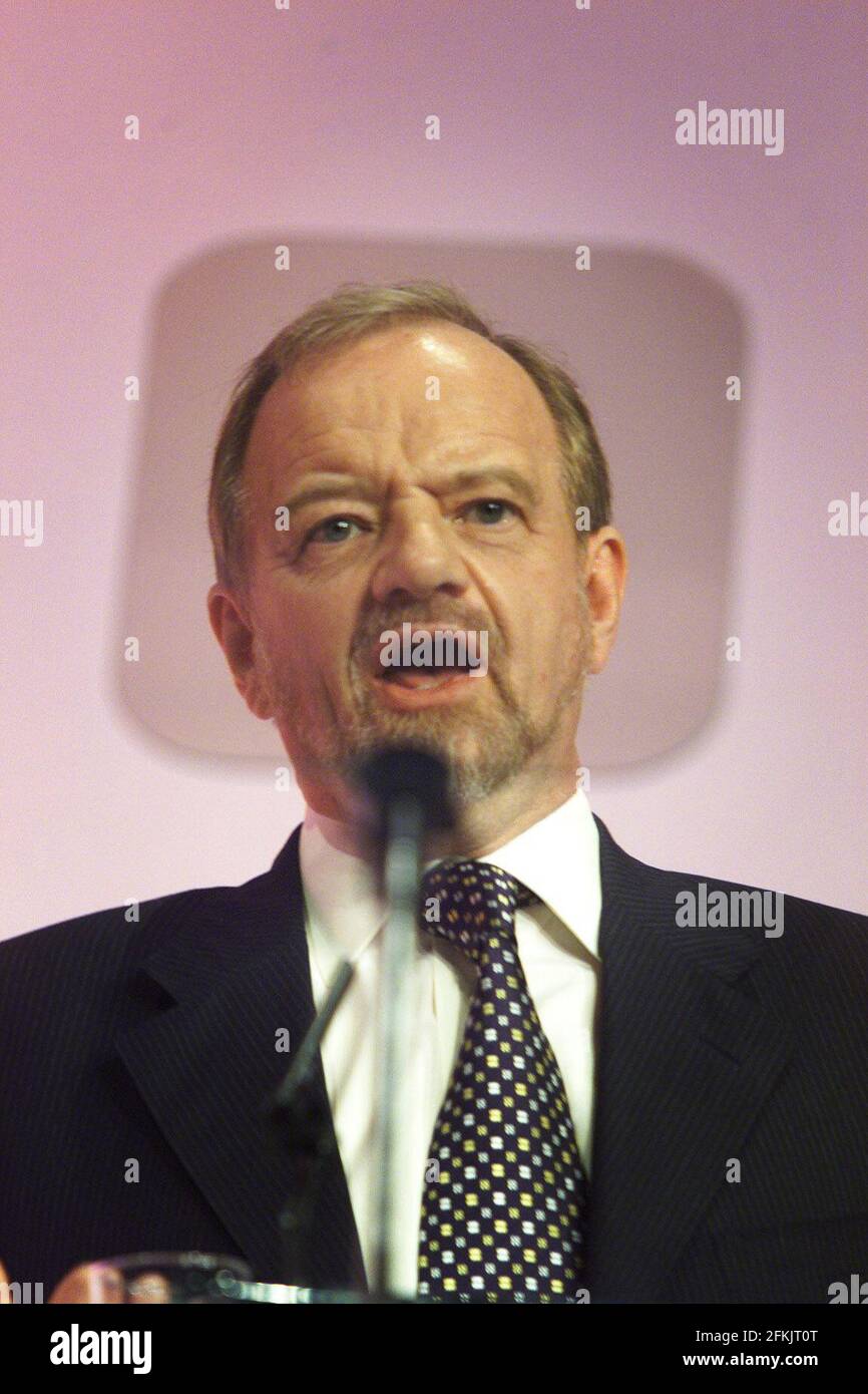 Robin Cook on stage during speech to Labour Party conference 2000 in ...