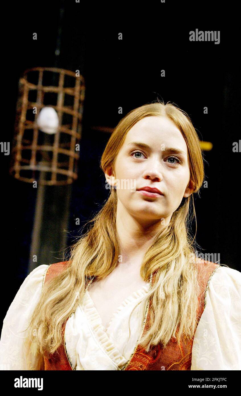 Romeo and juliet theatre not ballet hi-res stock photography and images ...