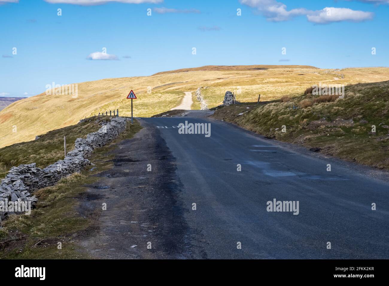 Busy road leading to and from mountain hi-res stock photography and ...