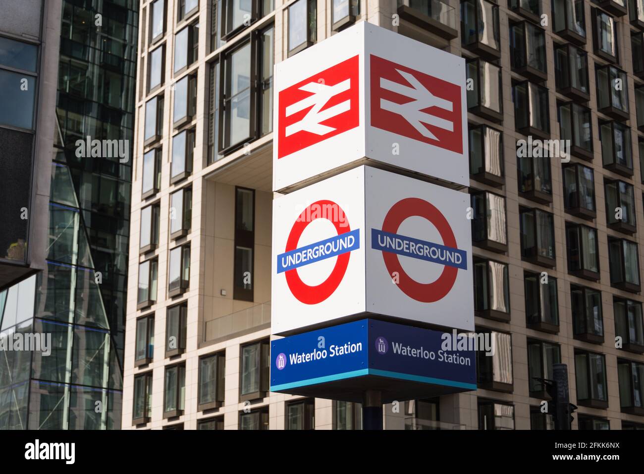 Se1 station network rail hi-res stock photography and images - Alamy