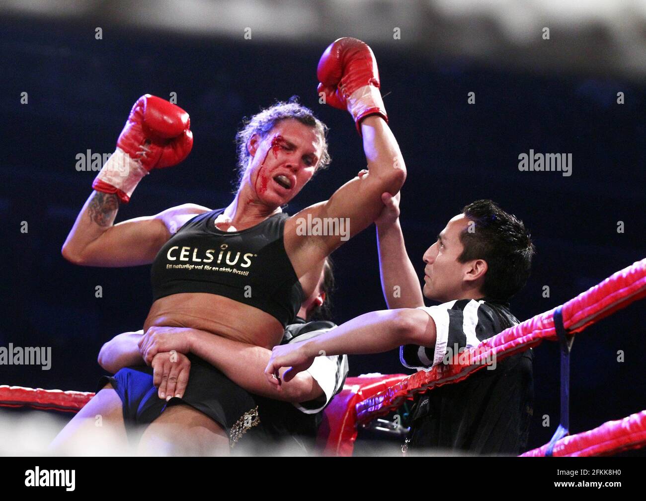 Bloody boxer boxing boxing hi-res stock photography and images - Alamy