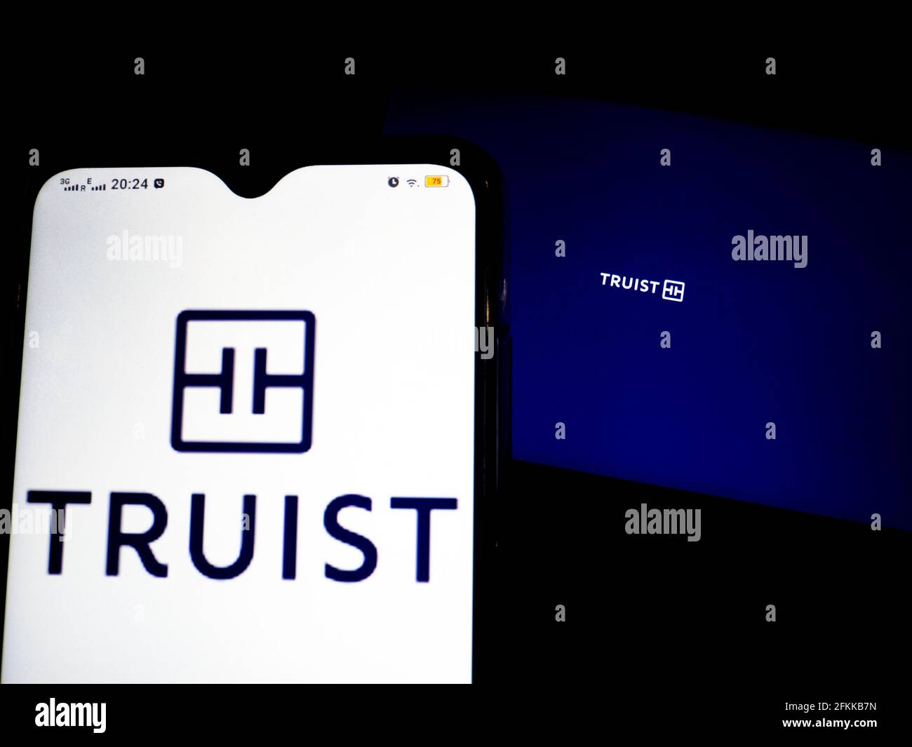Truist logo hi-res stock photography and images - Alamy