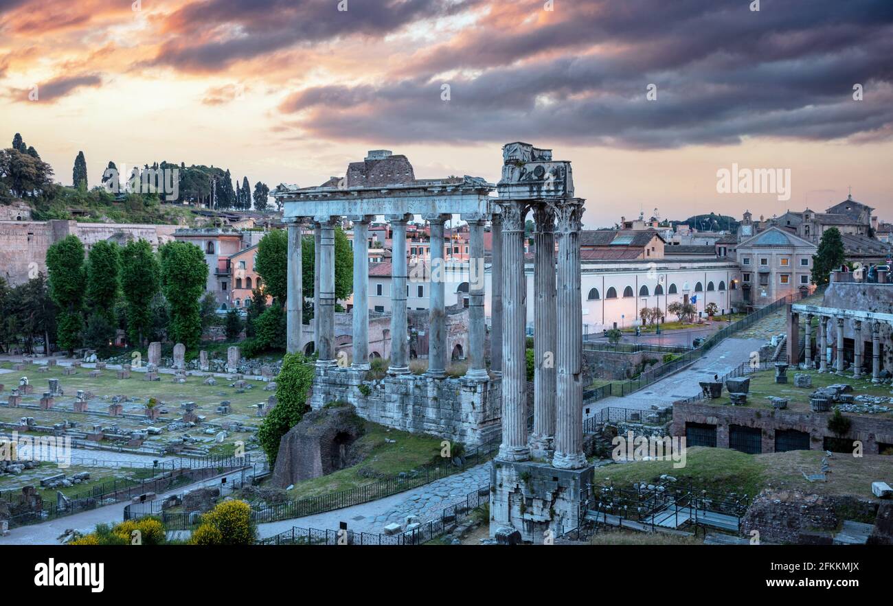 Roman temple sunrise hi-res stock photography and images - Alamy