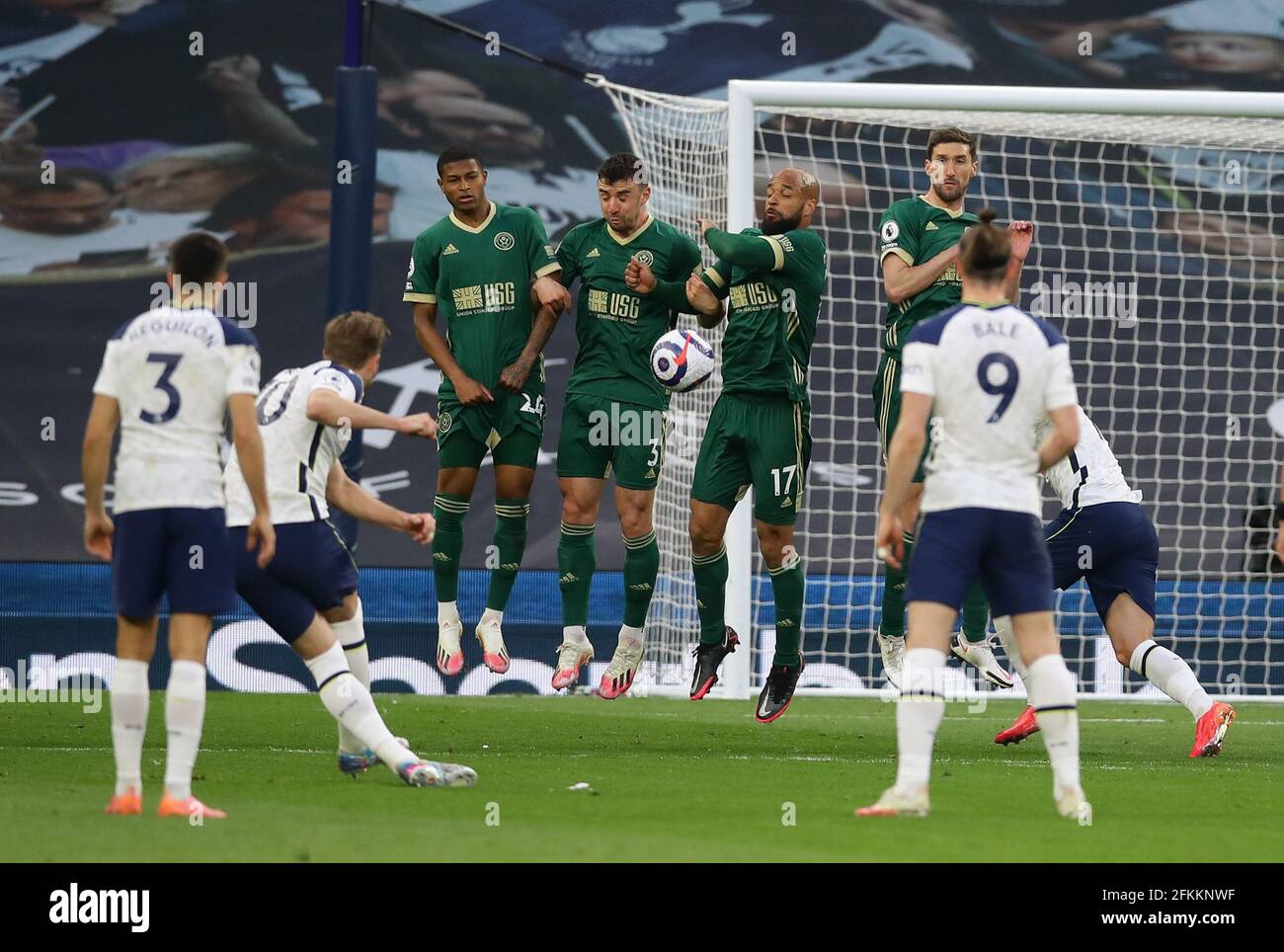 Harry kane free kick england hi-res stock photography and images - Alamy
