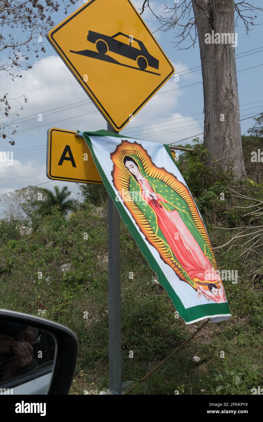Flag of the virgin of guadalupe hi-res stock photography and images - Alamy