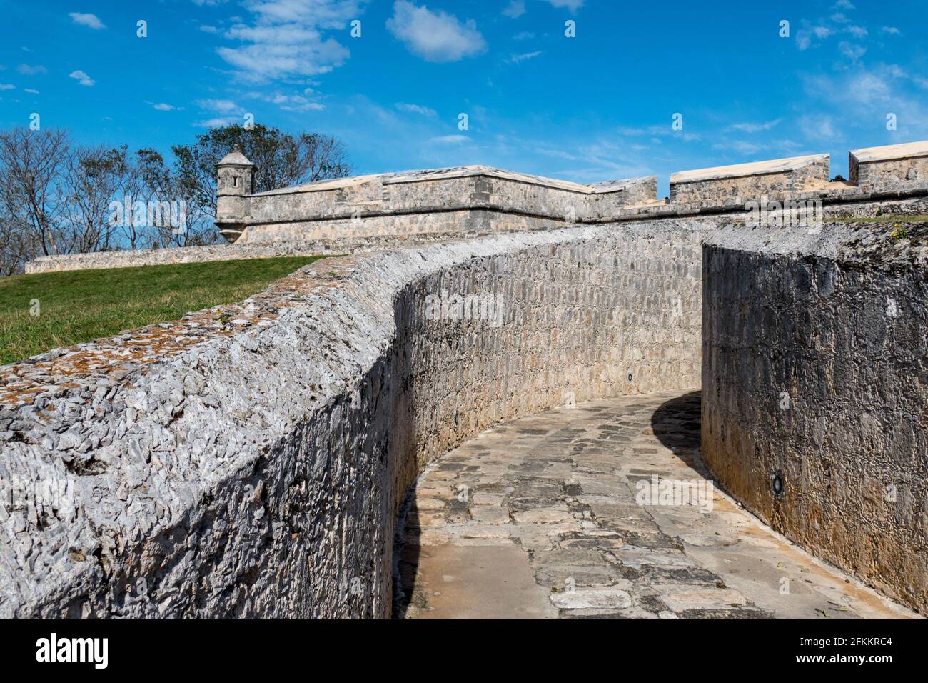 El fuerte de San Miguel de Campeche es un ejemplo significativo de la ...