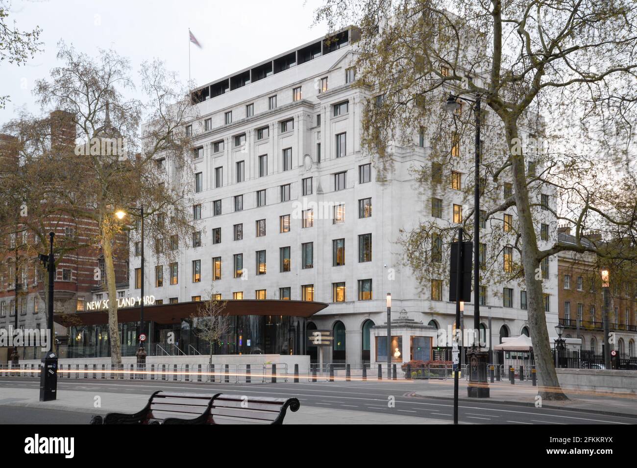 New Scotland Yard Building Stock Photo - Alamy