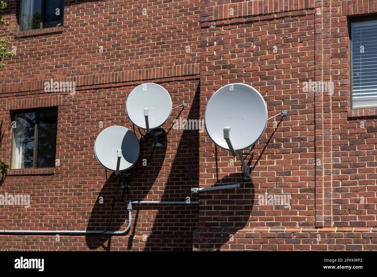 Parabolic shapes hi-res stock photography and images - Alamy